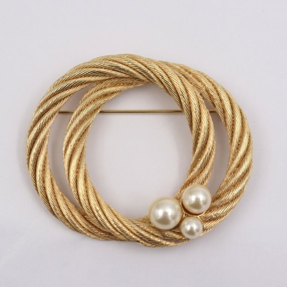 Dior | Jewelry | Christian Dior Pin Brooch Metal Gold Faux Pearl Rope ...